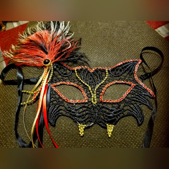 Black And Red Lace Masquerade Masks